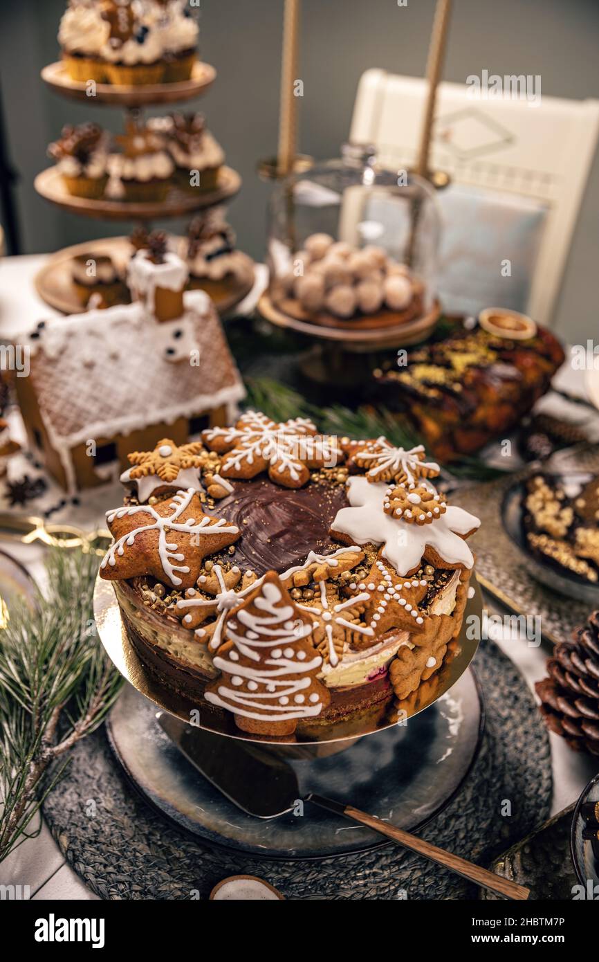 Gingerbread stand hi-res stock photography and images - Alamy