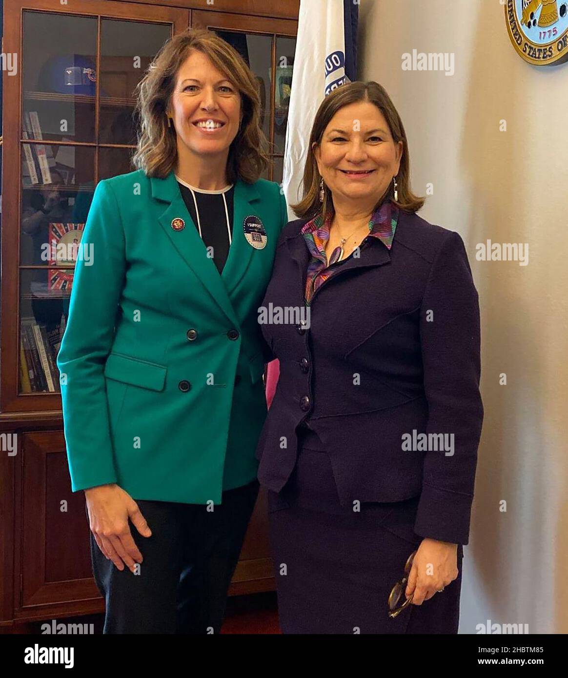 Congresswoman cindy axne hi-res stock photography and images - Alamy