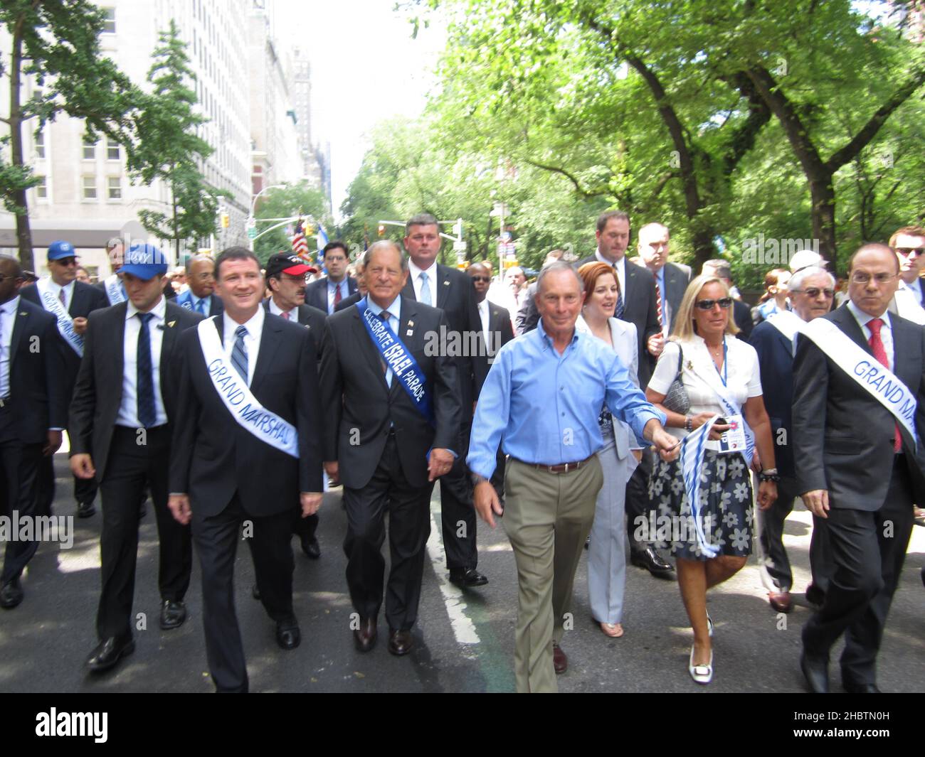Congressman Bob Turner marches in the Salute To Israel Parade up 5th ...