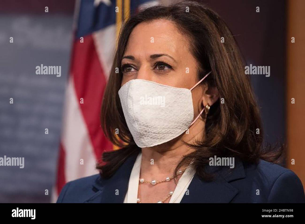 Senator Kamala Harris wearing a face mask ca. 3 October 2020 Stock ...
