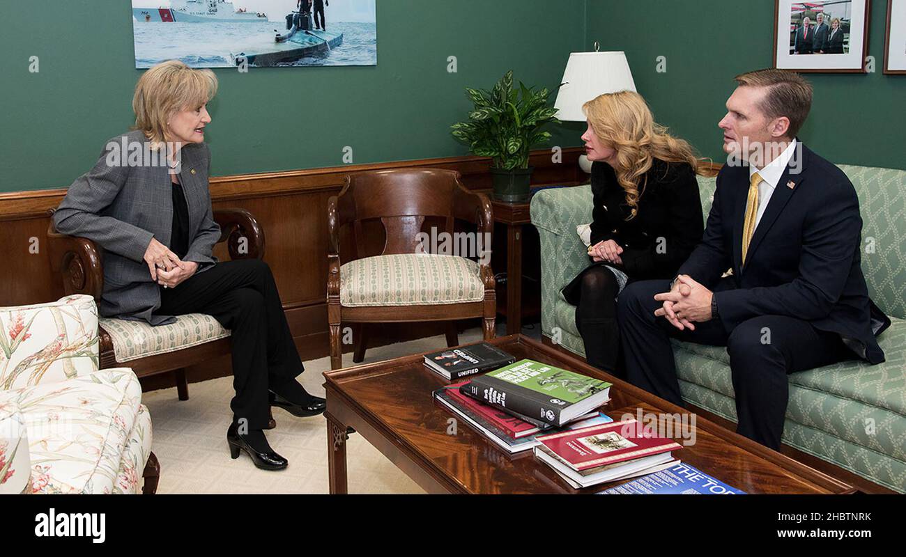 Senator Cindy Hyde-Smith visits with Congressman-elect Michael Guest ...