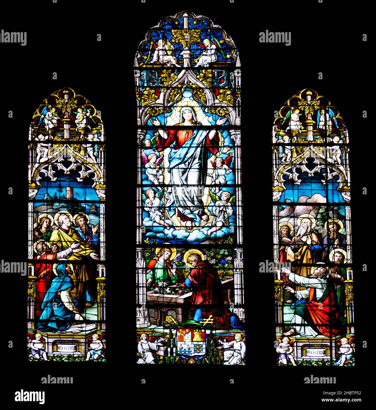 Stained glass windows, Burgos cathedral. Spain Stock Photo - Alamy