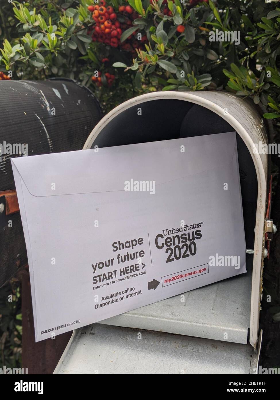 2020 census envelope hi-res stock photography and images - Alamy