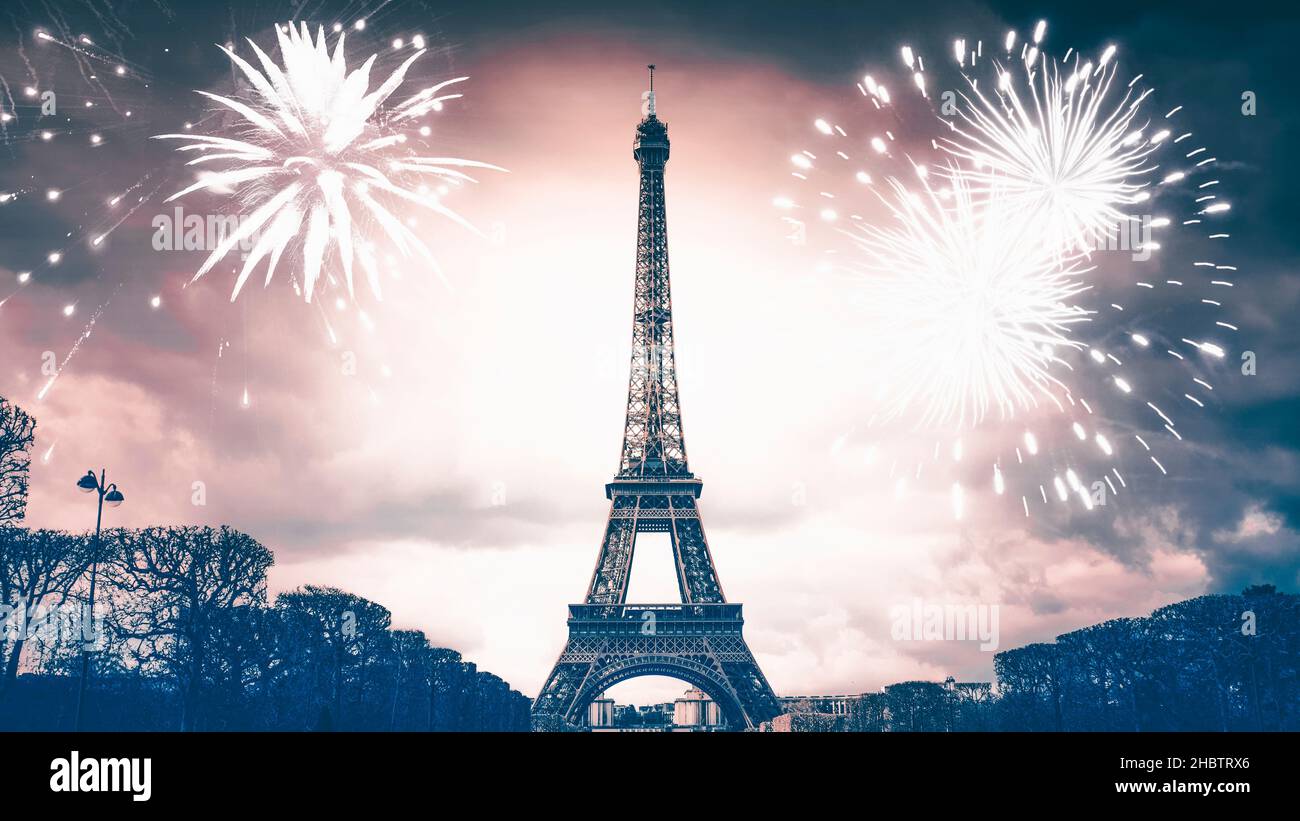 14 fireworks paris hi-res stock photography and images - Alamy