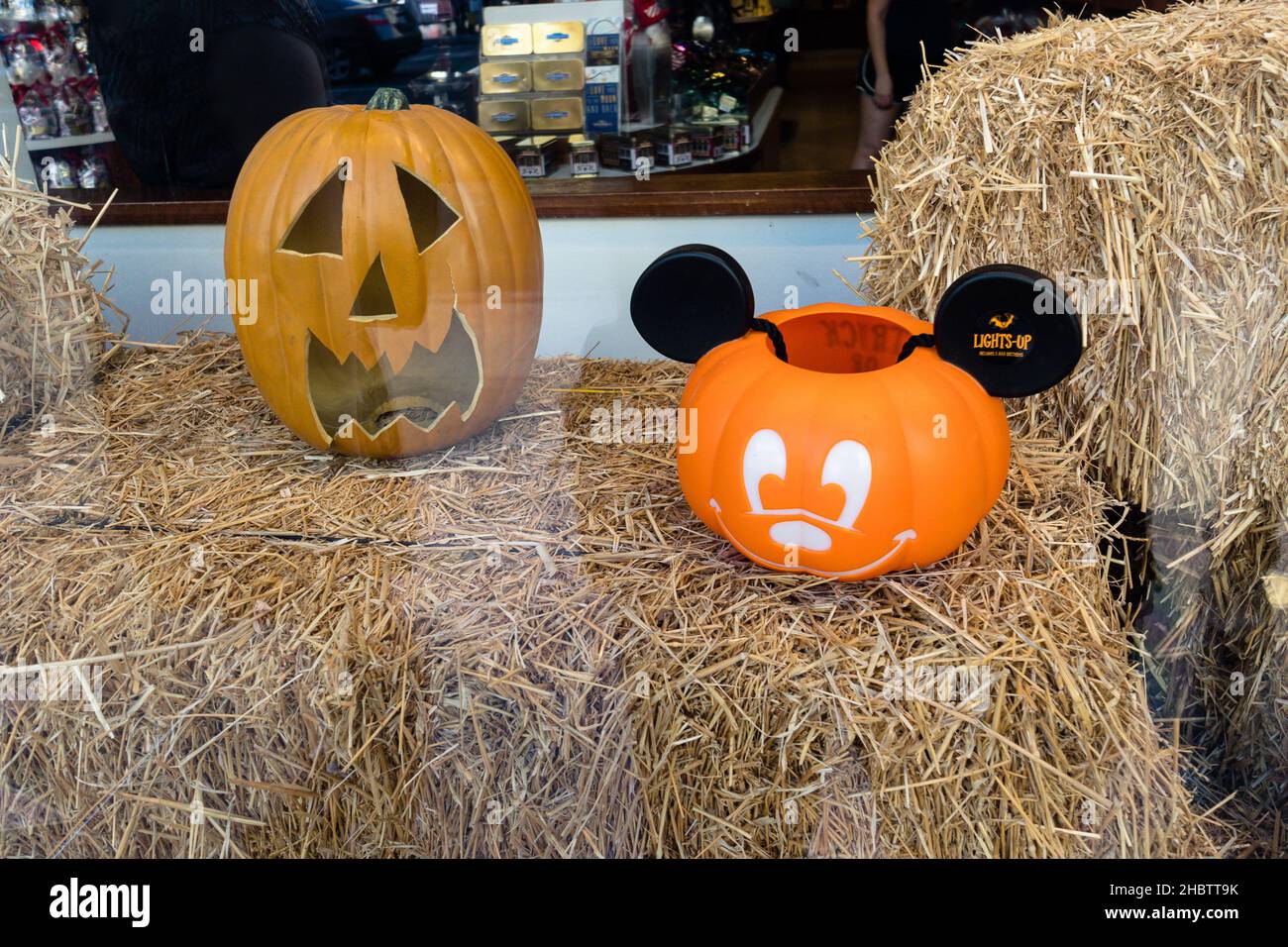 Mickey mouse pumpkin hi-res stock photography and images - Alamy
