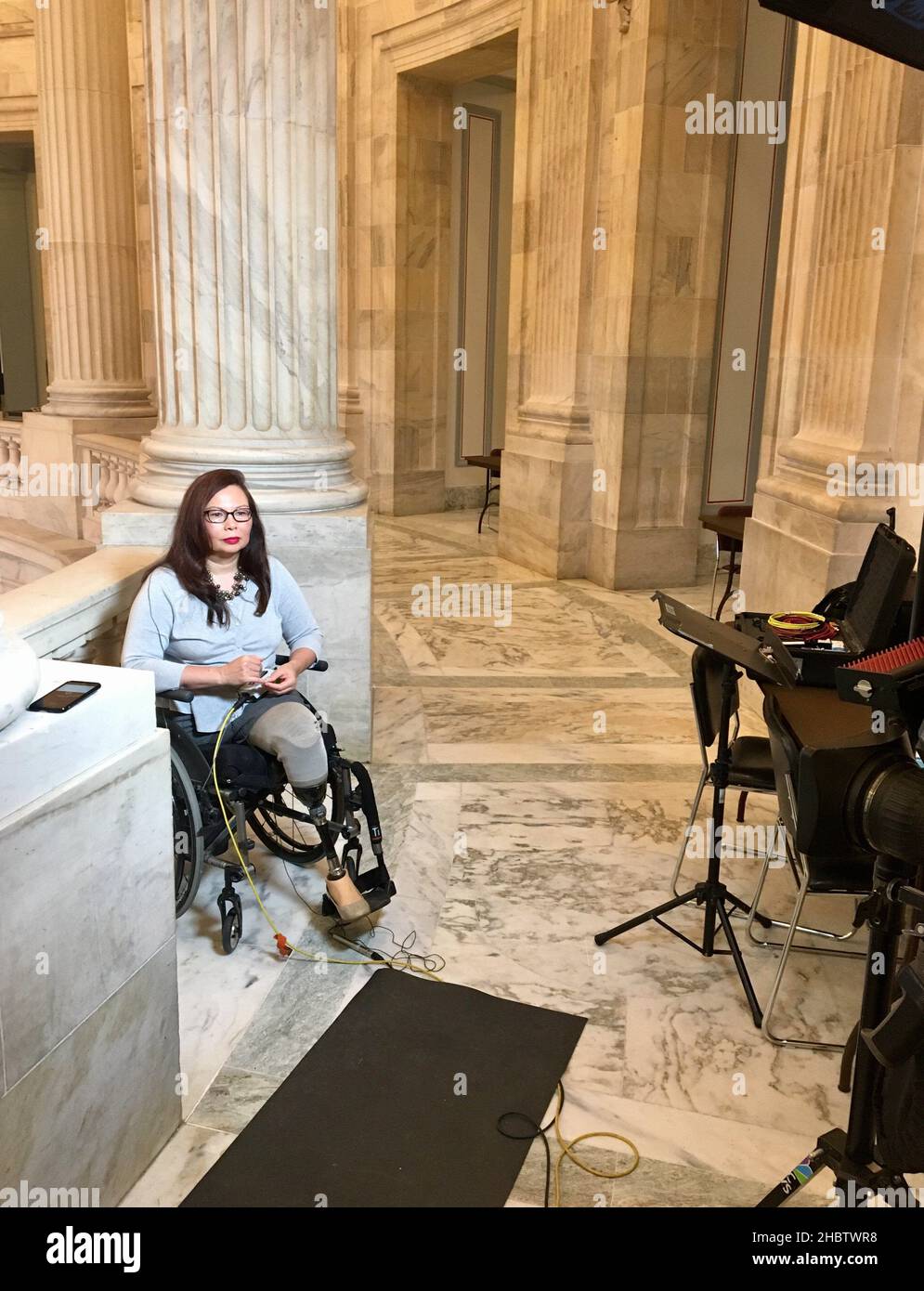 Tammy duckworth capitol hi-res stock photography and images - Alamy