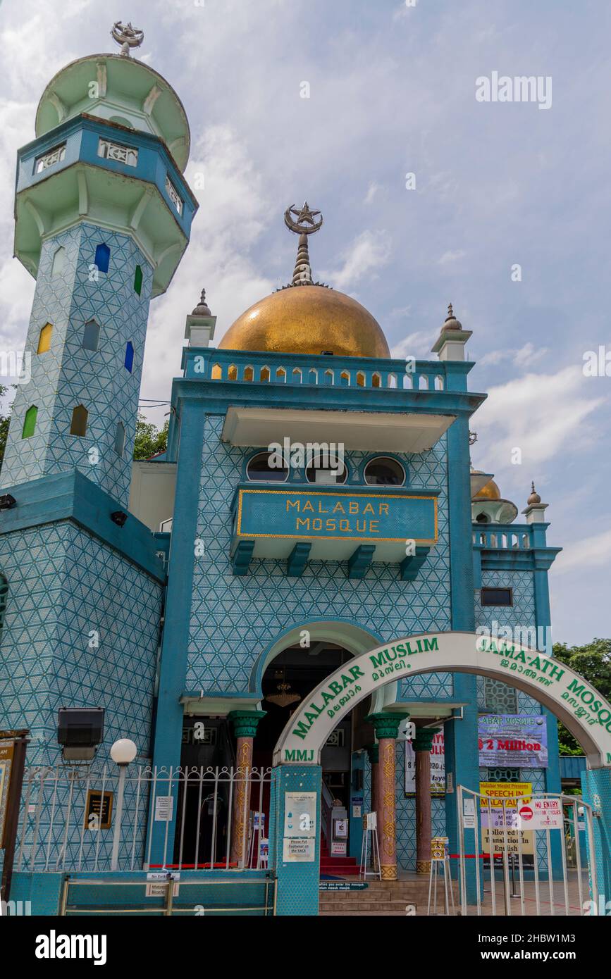 Masjid Malabar (Malabar Muslim Jama-Ath Mosque) Golden Dome Mosque ...