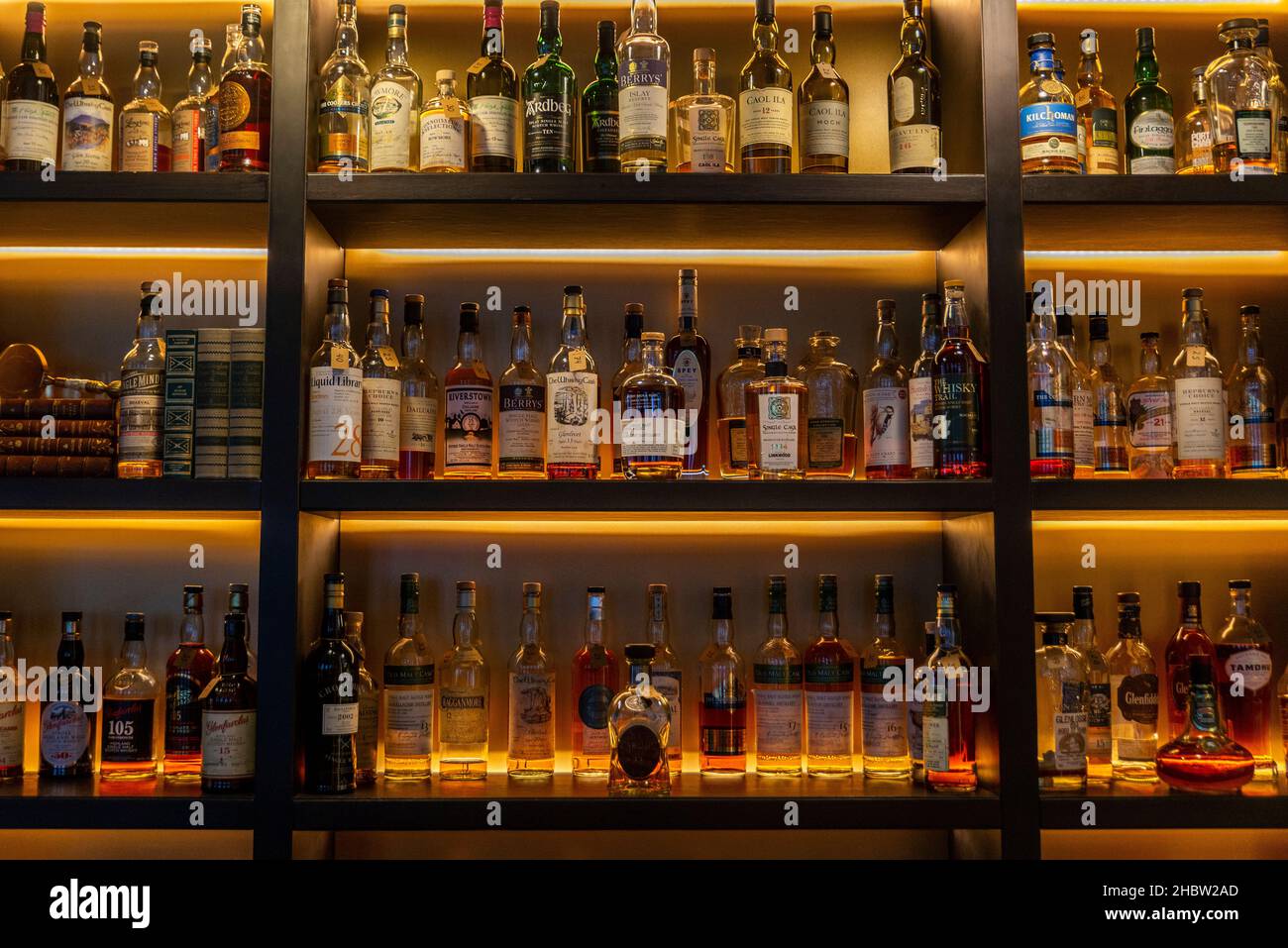 Writers bar, Raffles Hotel Singapore Stock Photo - Alamy