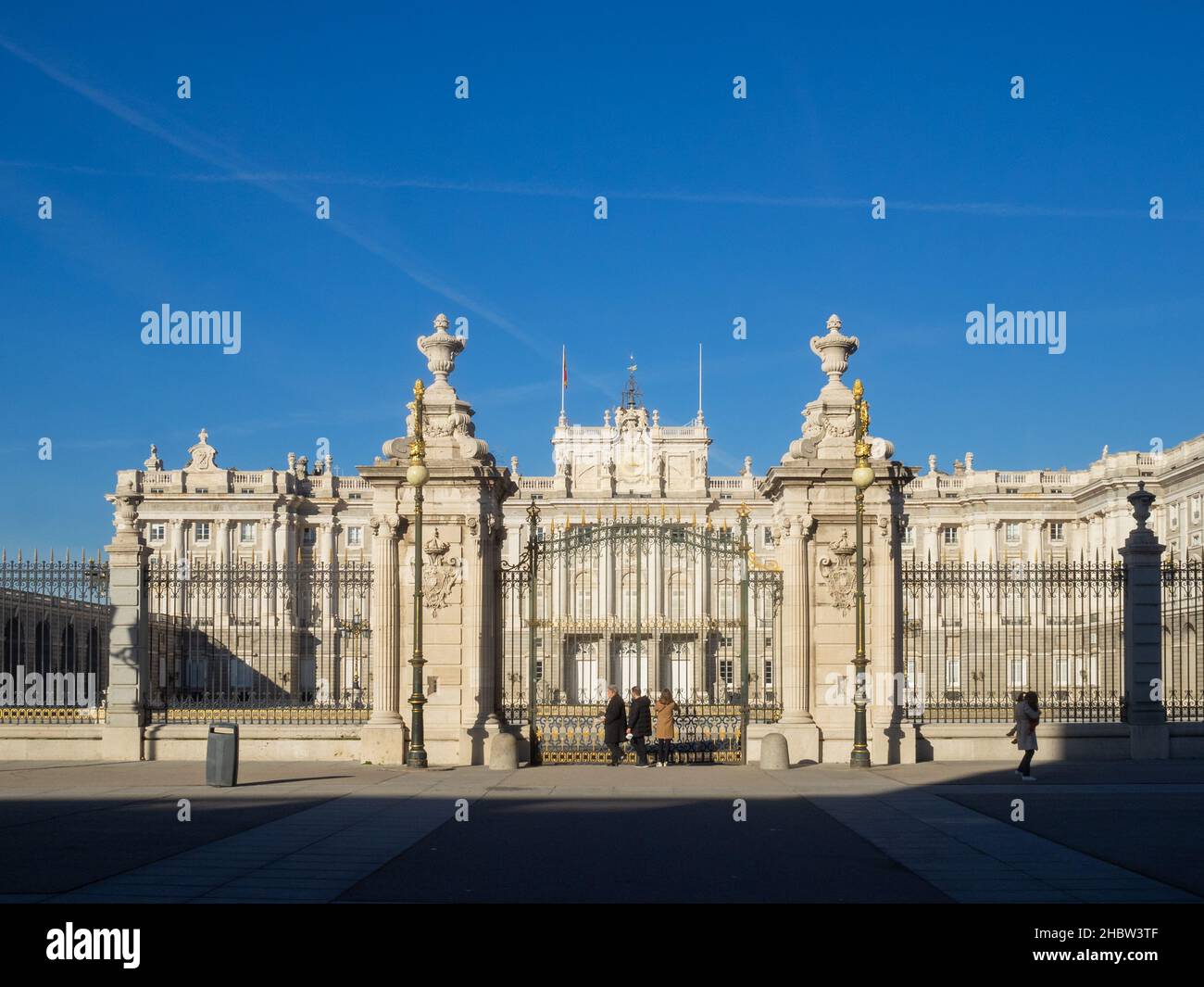 Madrid Royal Palace seen from the Plaza de la Armeria Stock Photo - Alamy