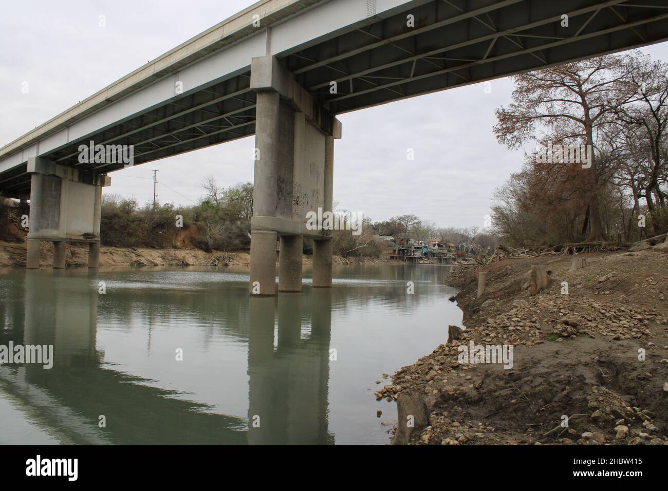 Spill gate hi-res stock photography and images - Alamy