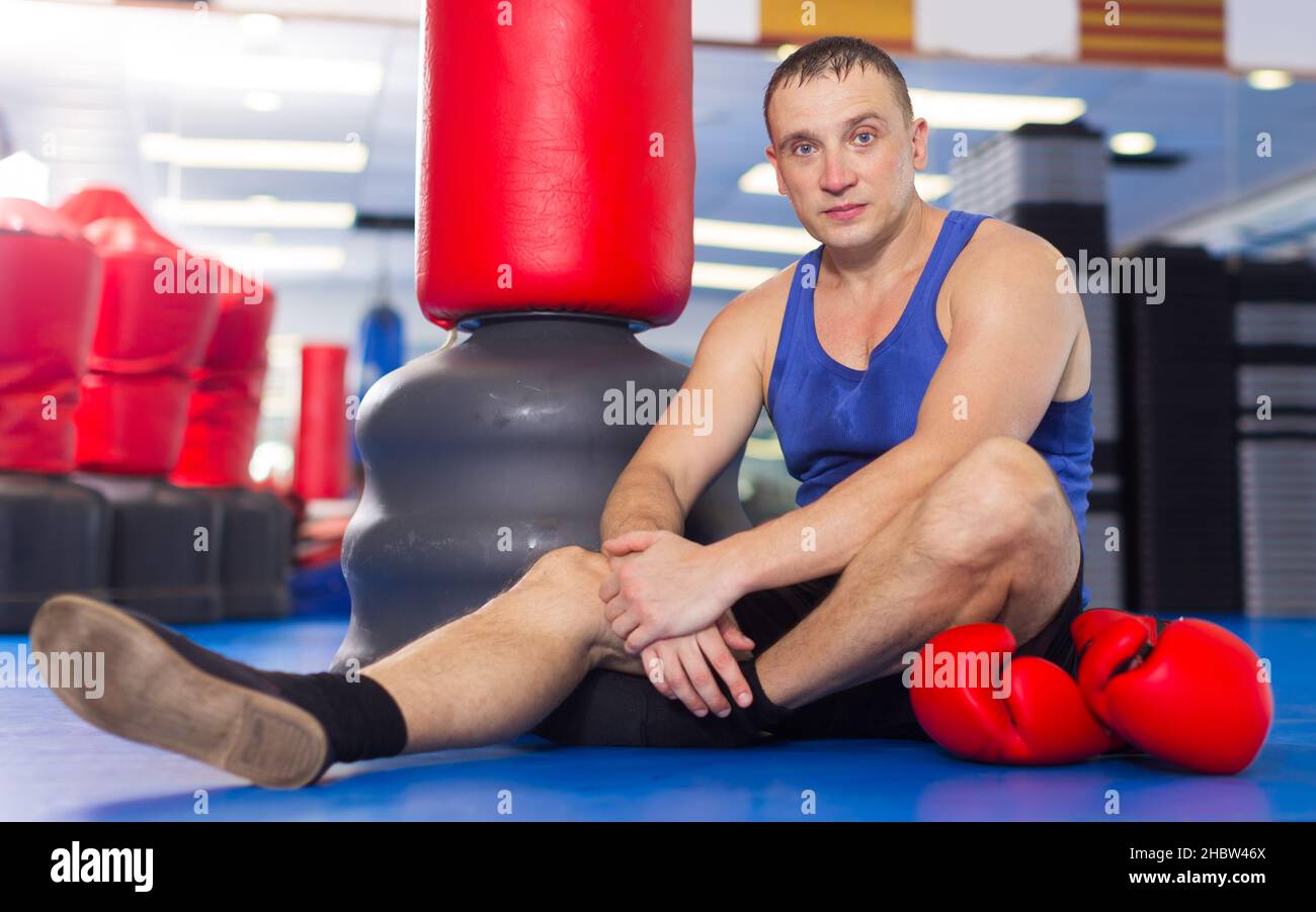 Boxer sitting man gym hi-res stock photography and images - Alamy