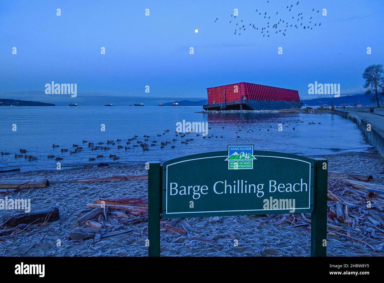 Barge chilling beach hi-res stock photography and images - Alamy