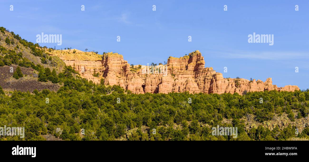 Side view of the entrance to Red Canyon State Park Stock Photo - Alamy