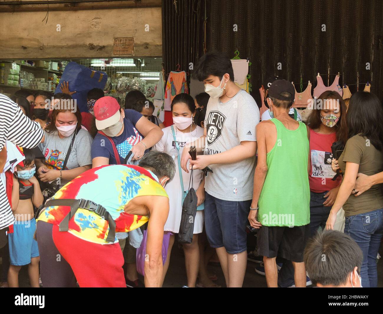 Crowded areas hi-res stock photography and images - Alamy