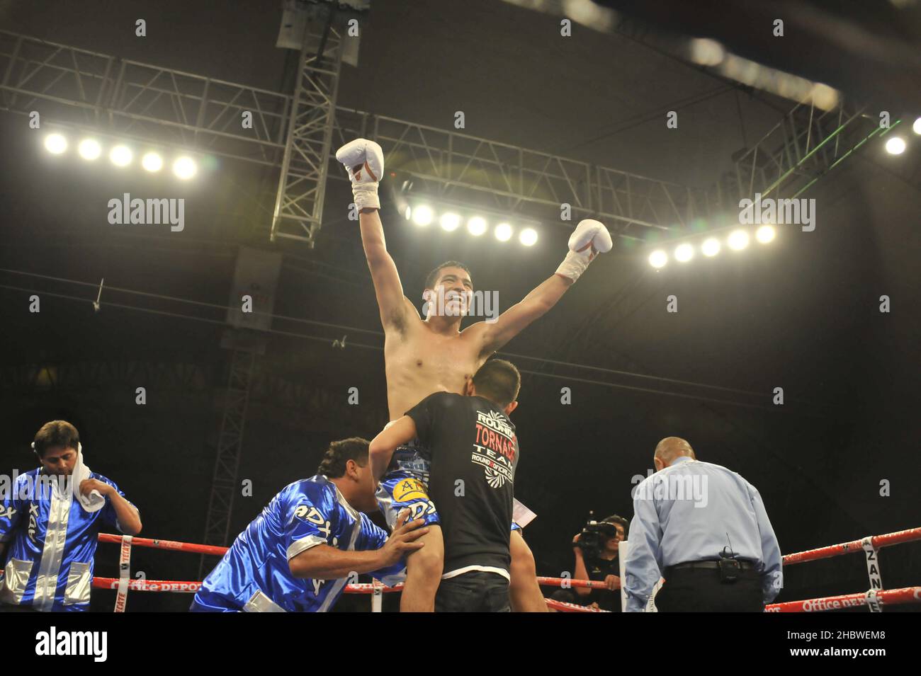 David Sánchez (blue shot). David “Tornado” Sánchez, Mexican ...