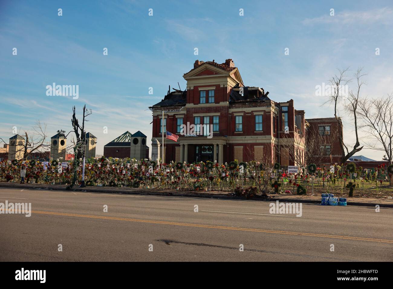 Bloomington, United States. 20th Dec, 2021. Flowers and photos of those ...