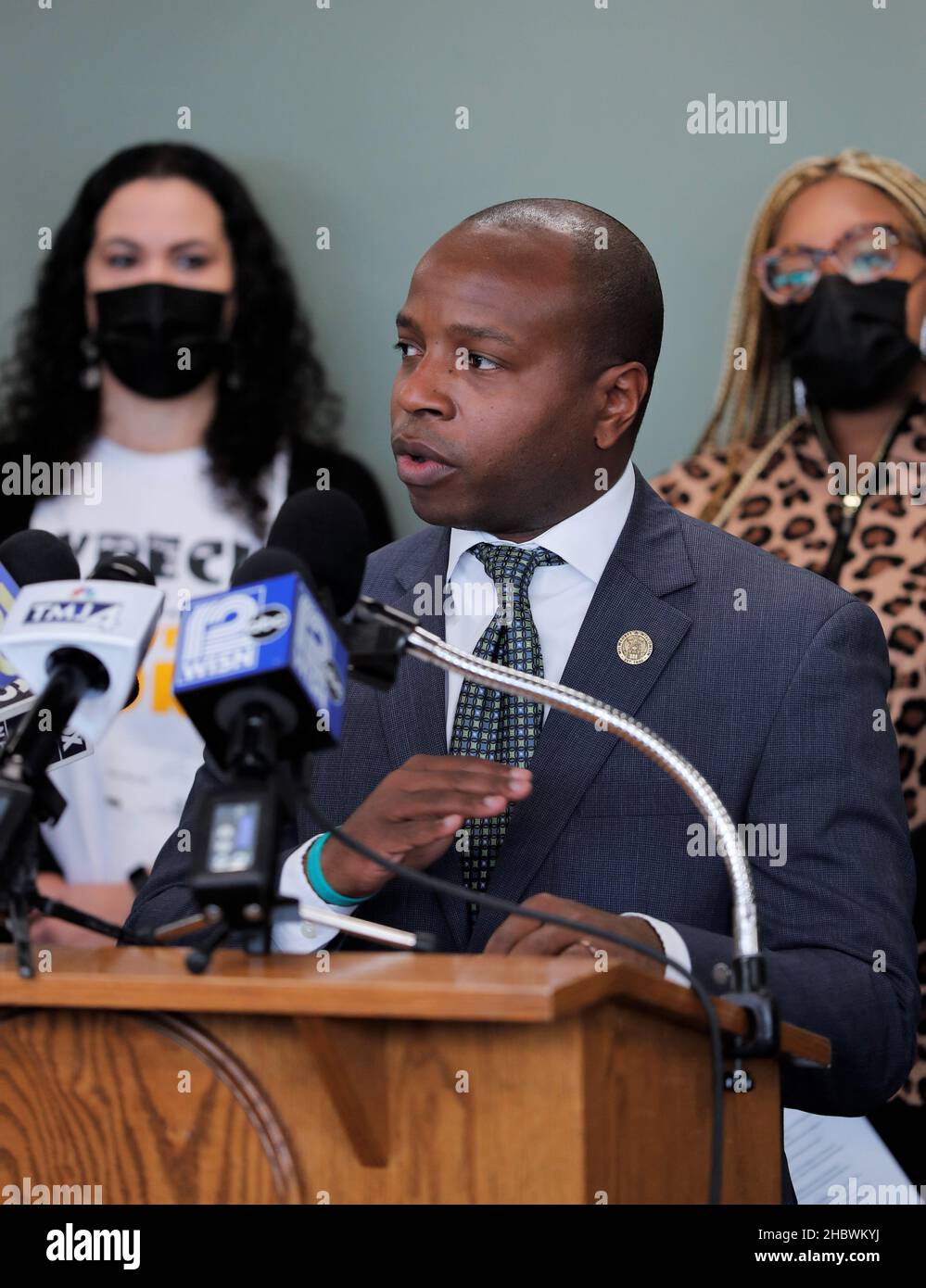 Milwaukee, Wisconsin, USA. 21st Dec, 2021. Incoming Mayor of Milwaukee ...