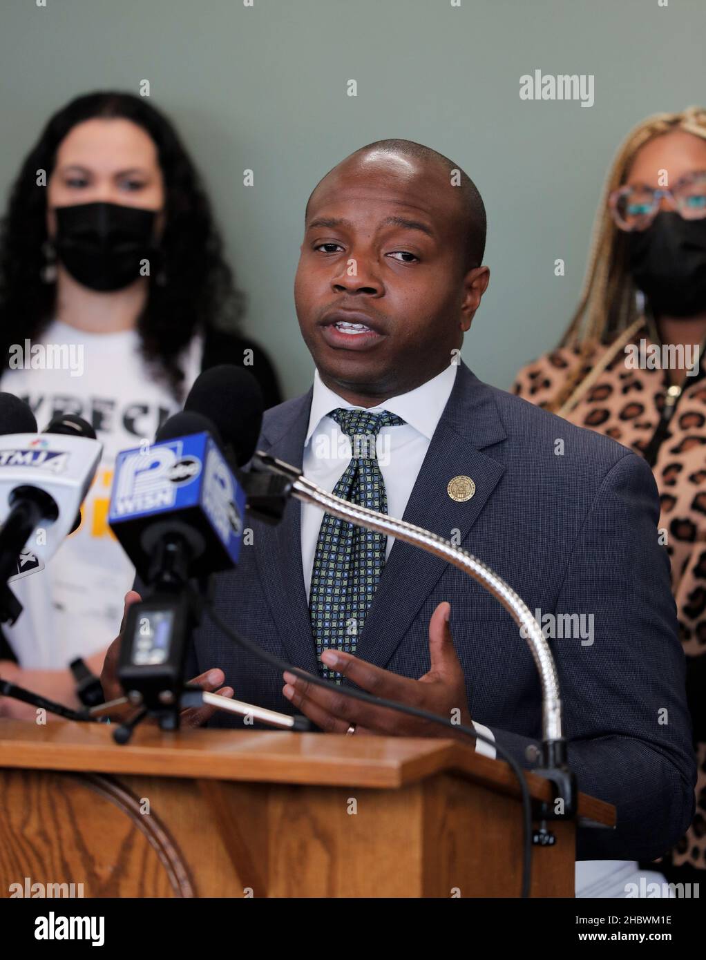 Milwaukee, Wisconsin, USA. 21st Dec, 2021. Incoming Mayor of Milwaukee ...