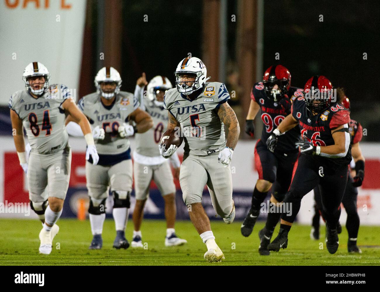 Frisco, TX. US, December 21 2021: UTSA Roadrunners running back Brenden ...