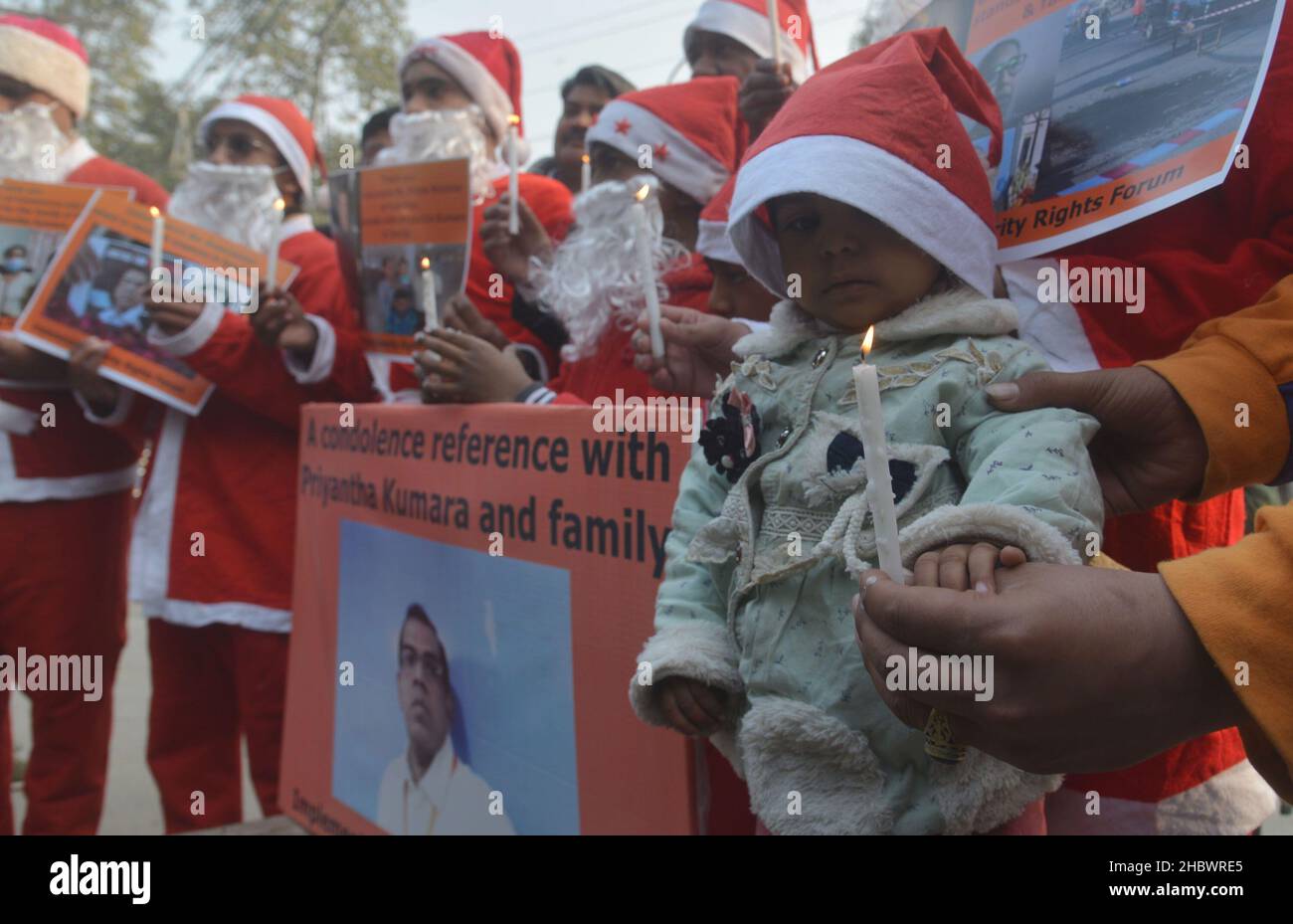 Lahore, Pakistan. 21st Dec, 2021. Pakistani activists of Bright Future ...