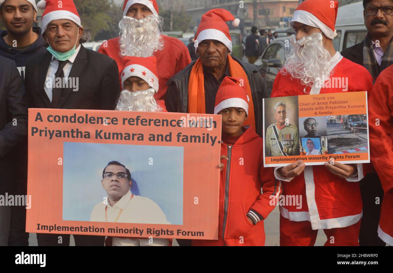 Lahore, Pakistan. 21st Dec, 2021. Pakistani activists of Bright Future ...