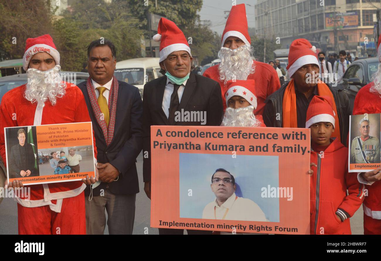 Lahore, Pakistan. 21st Dec, 2021. Pakistani activists of Bright Future ...