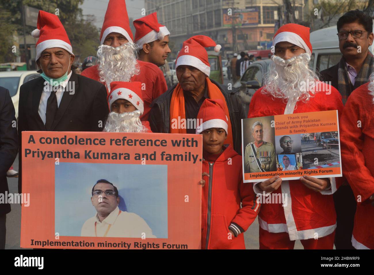 Lahore, Pakistan. 21st Dec, 2021. Pakistani activists of Bright Future ...