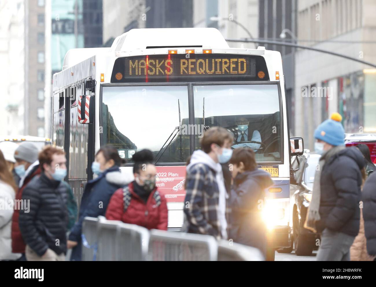 New York, United States. 21st Dec, 2021. A masks required digital sign ...