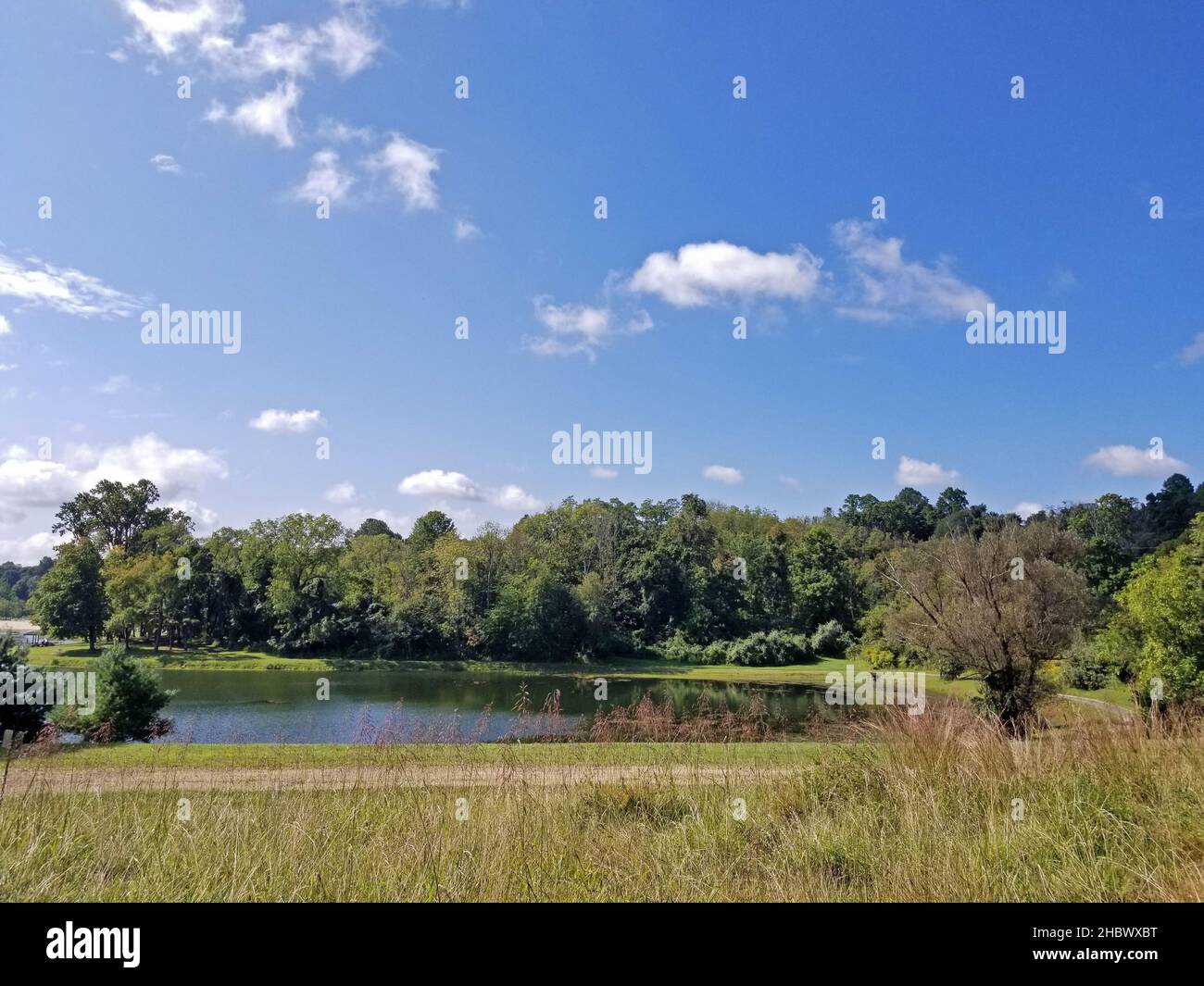 Scenic views of lake and landscape at Round Valley recreational area ...