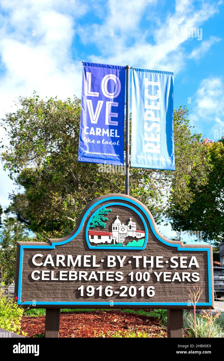 Carmel road sign entrance hi-res stock photography and images - Alamy