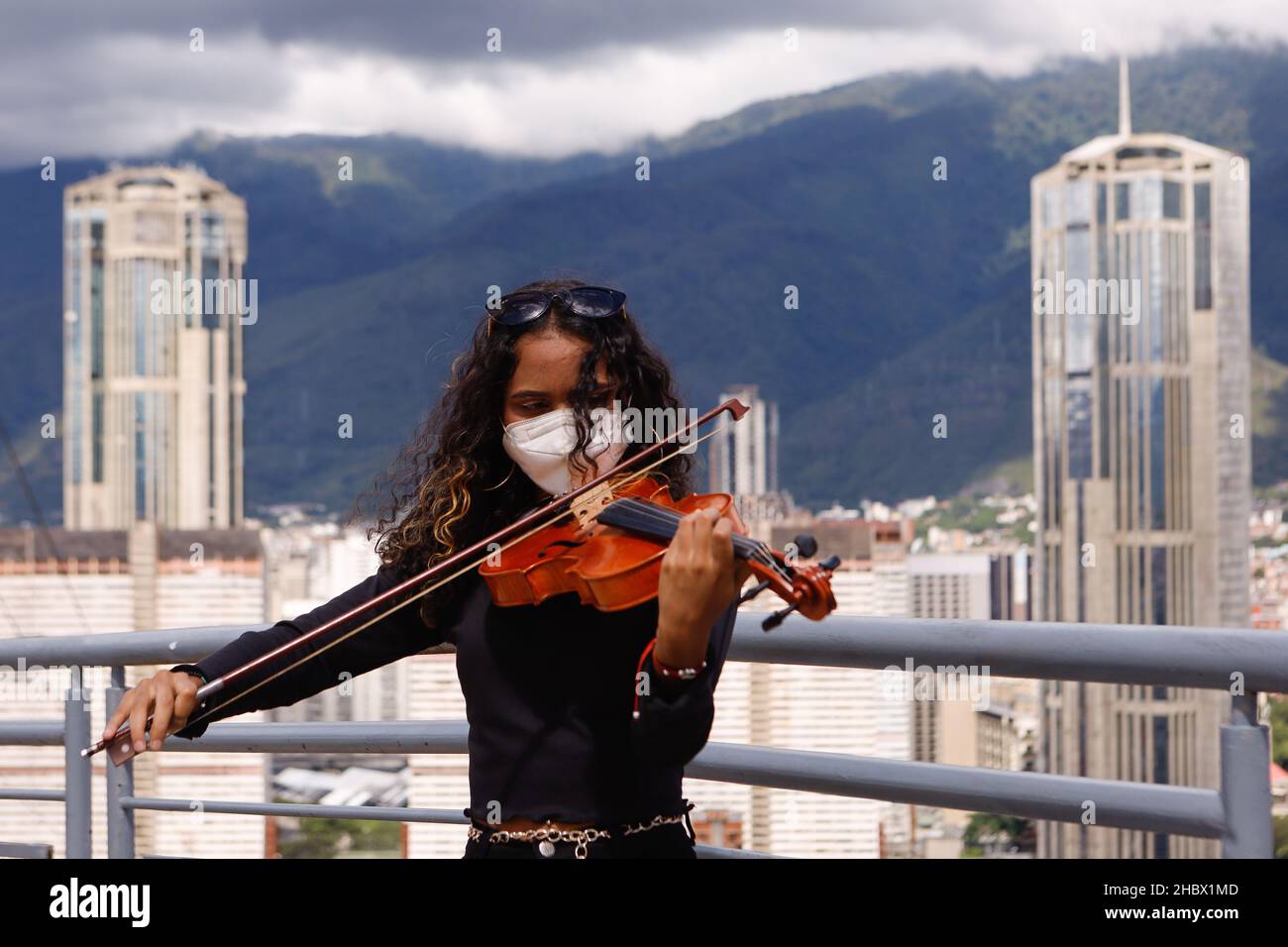 Caracas, Venezuela. 28th Nov, 2021. 17-year-old Daniela Monroy plays ...