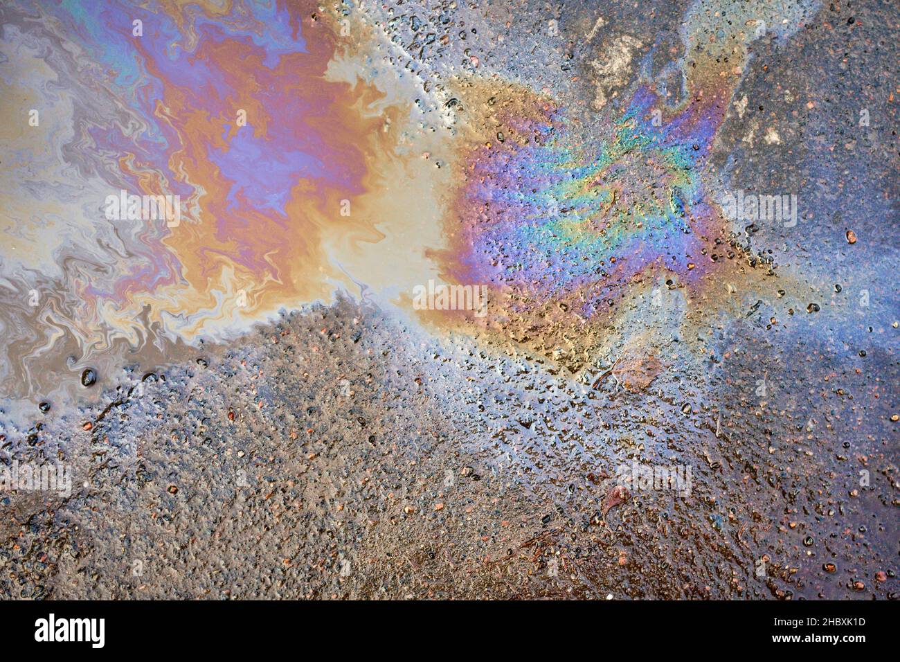 Spilled motor oil hi-res stock photography and images - Alamy