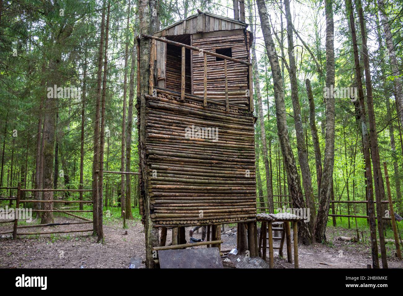 Two story hut hi-res stock photography and images - Alamy