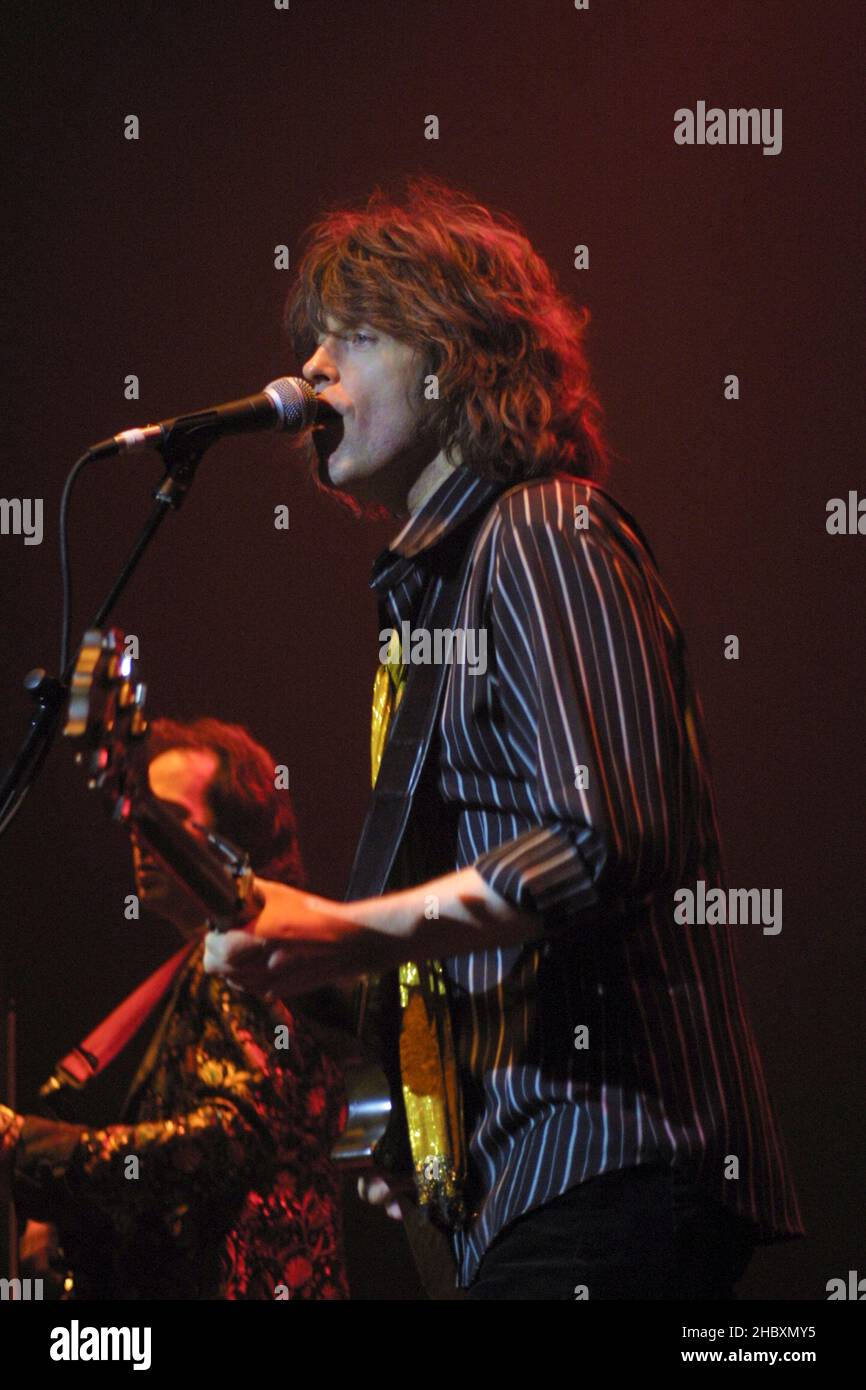 Waterboys Concert - 2/11/2001 - Brixton Academy, London. Lead singer ...