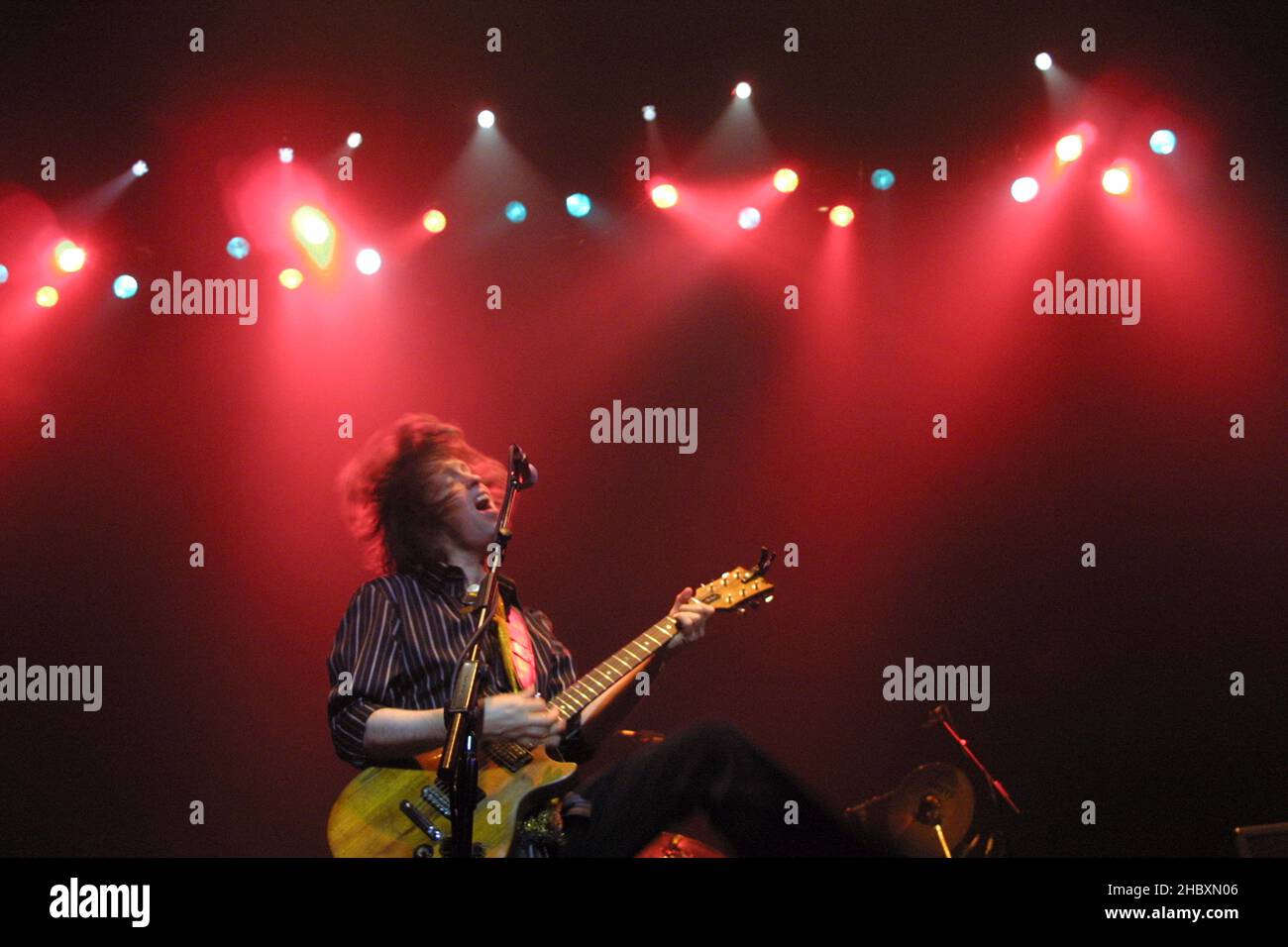 Waterboys Concert - 2/11/2001 - Brixton Academy, London. Lead singer ...