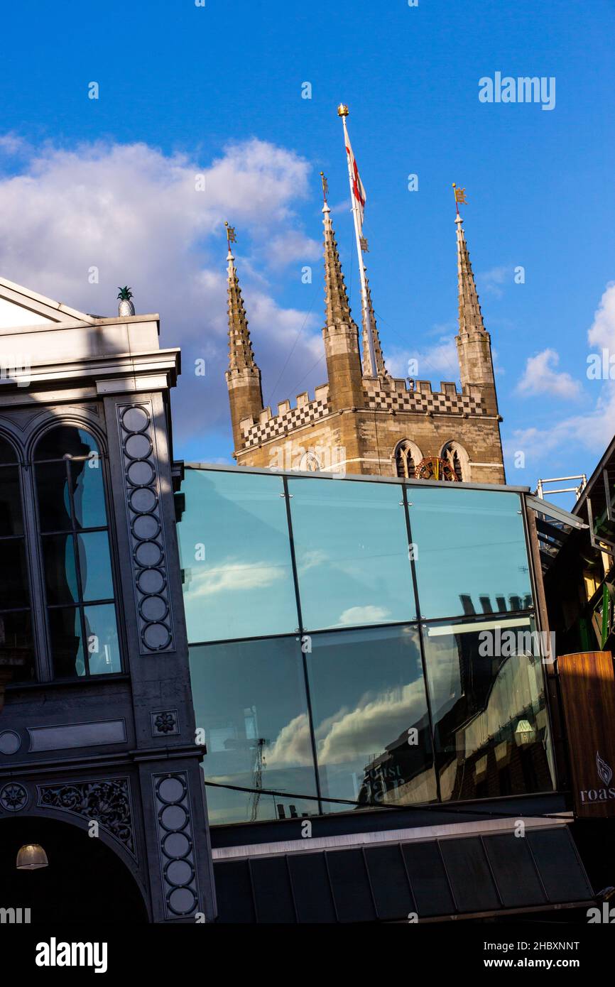 London city glass windows hi-res stock photography and images - Alamy