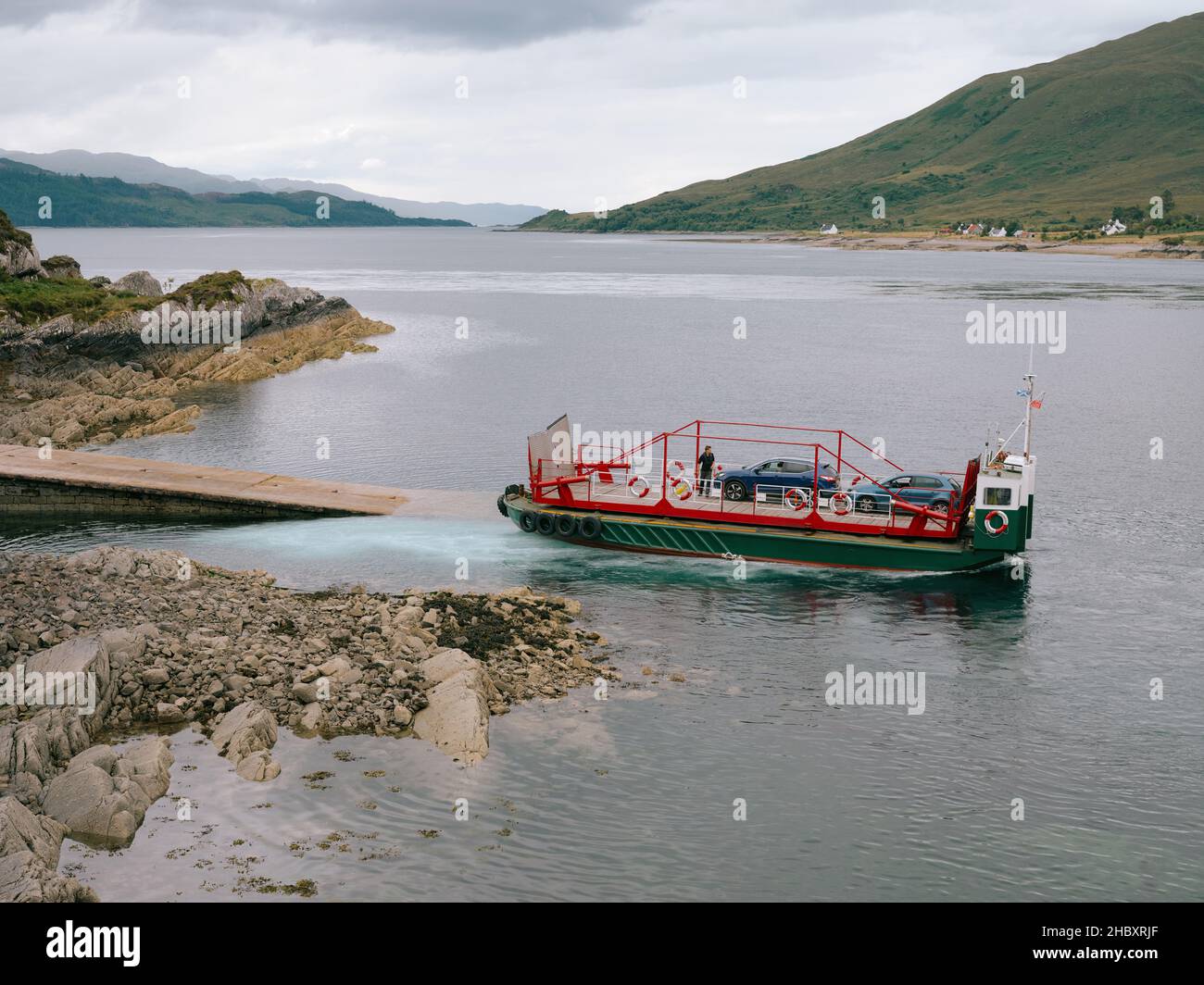 The Skye Ferry between Glenelg & Kylerhea the last manually operated ...