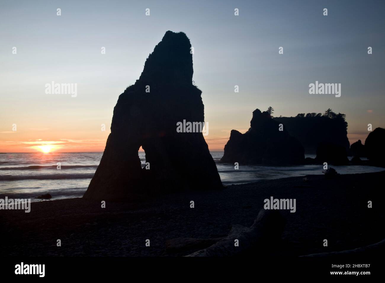 Offshore rock formation hi-res stock photography and images - Alamy