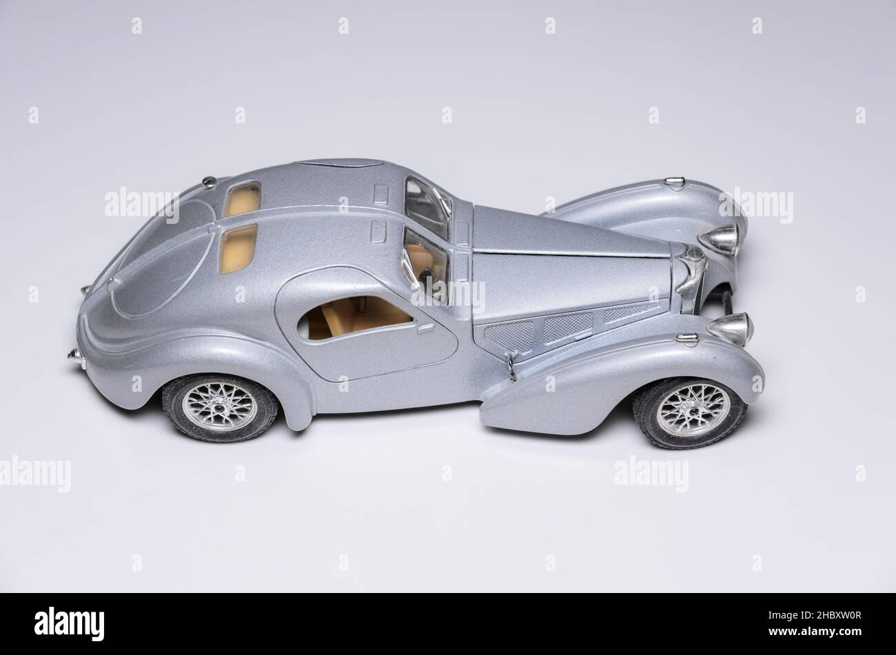 Bugatti type 57 atlantic car hi-res stock photography and images - Alamy