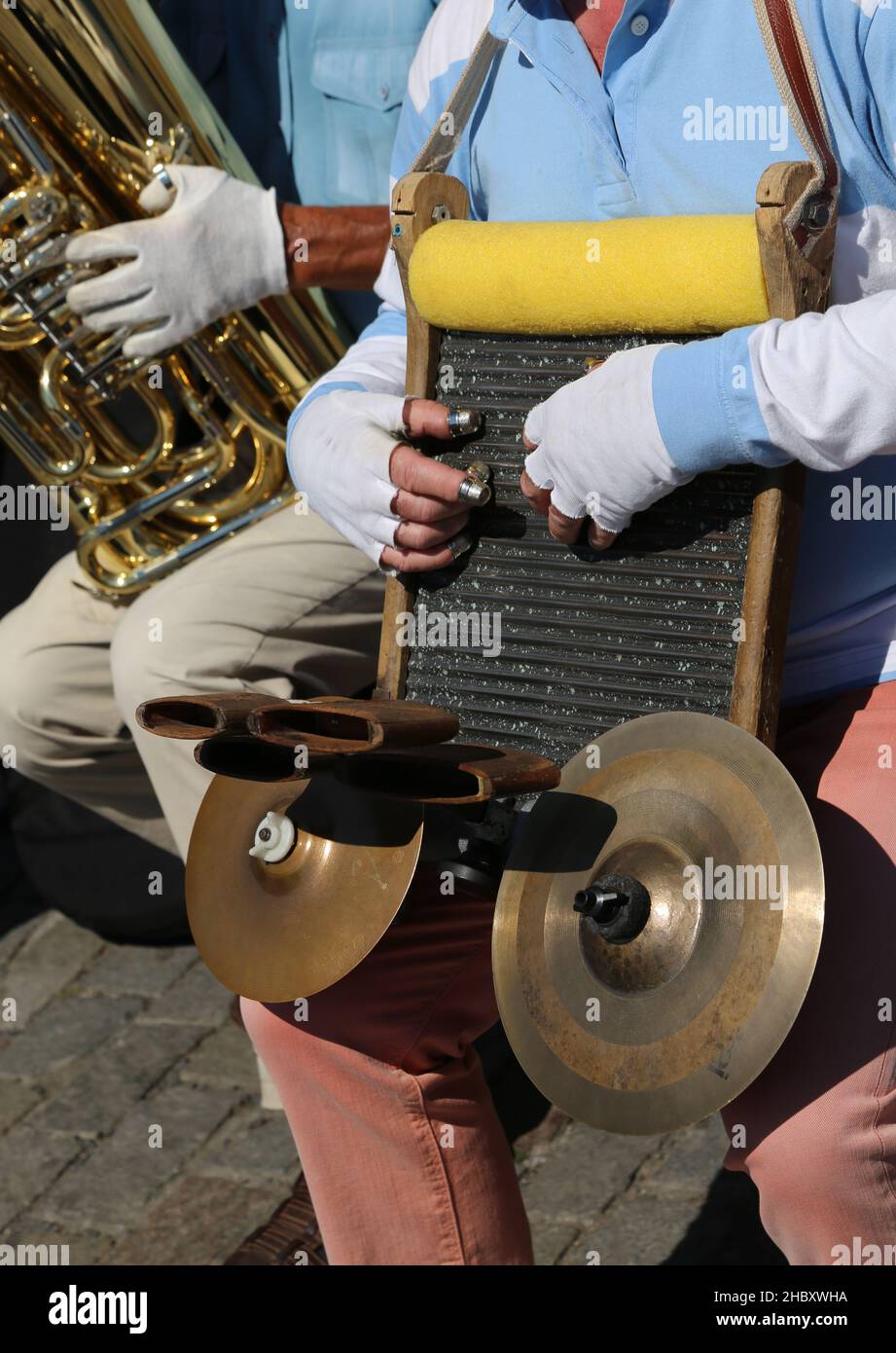 Thimble player hi-res stock photography and images - Alamy