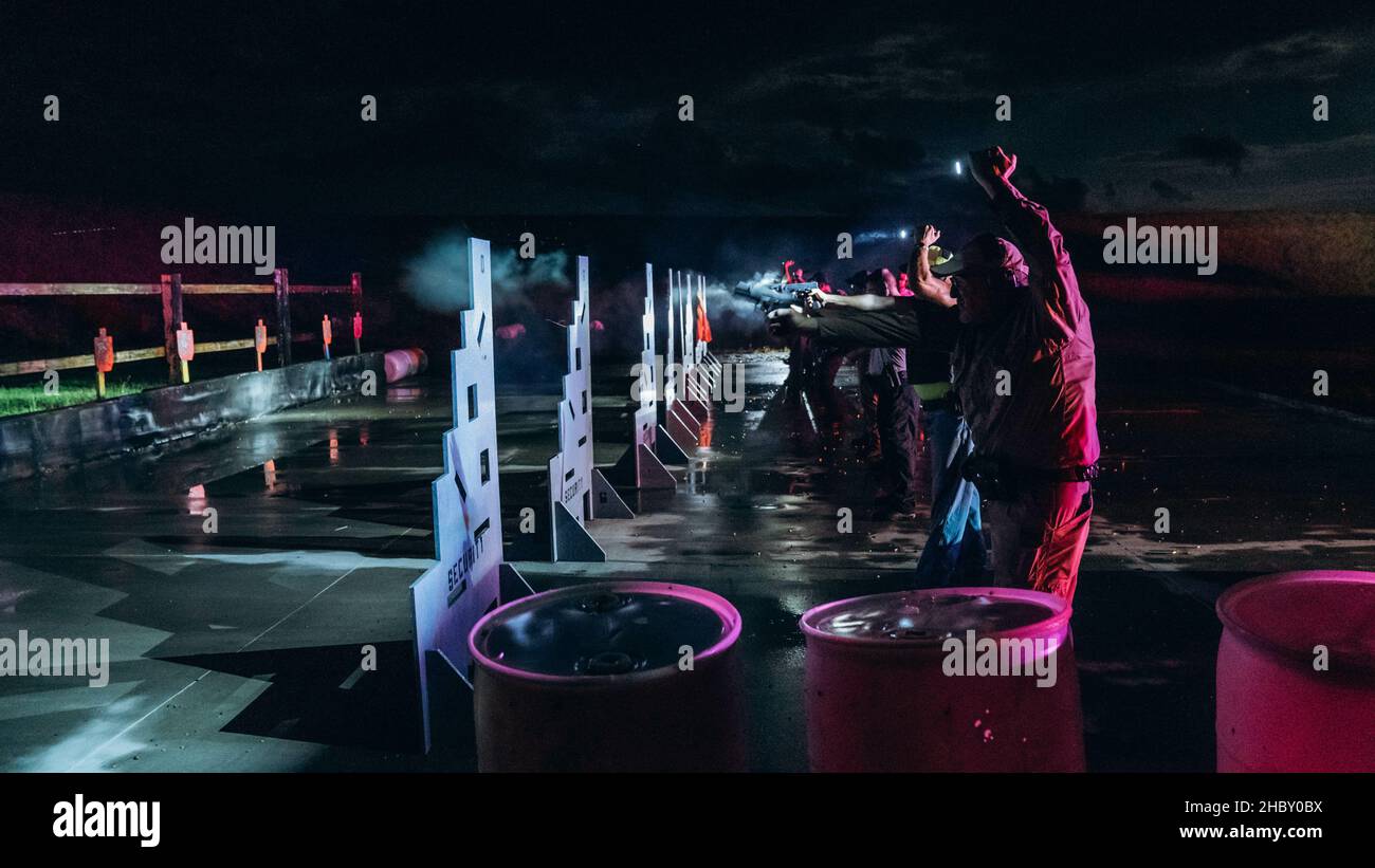 Target practice police hi-res stock photography and images - Alamy