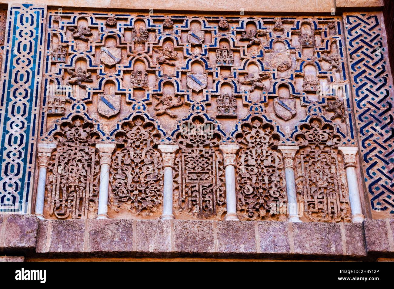 Blind polylobed arch hi-res stock photography and images - Alamy