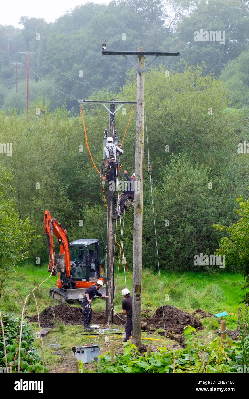 Utility pole electricity power hi-res stock photography and images - Alamy