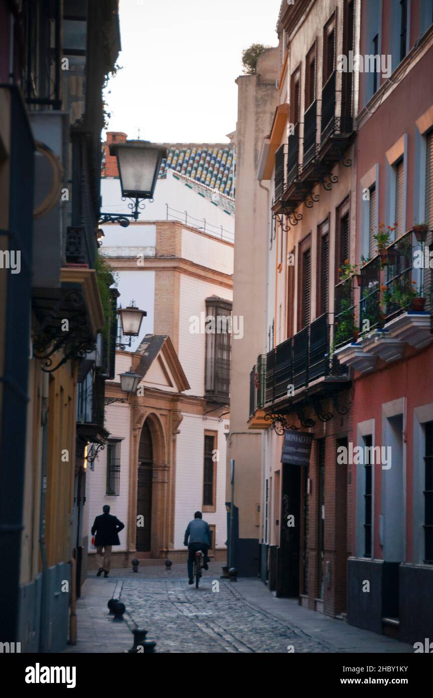 Spanish ceramic tile roof hi-res stock photography and images - Alamy