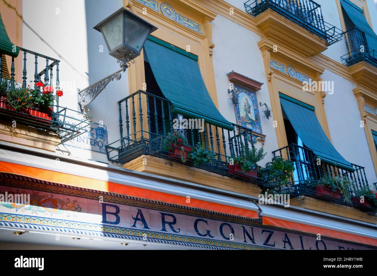 Inset balcony hi-res stock photography and images - Alamy