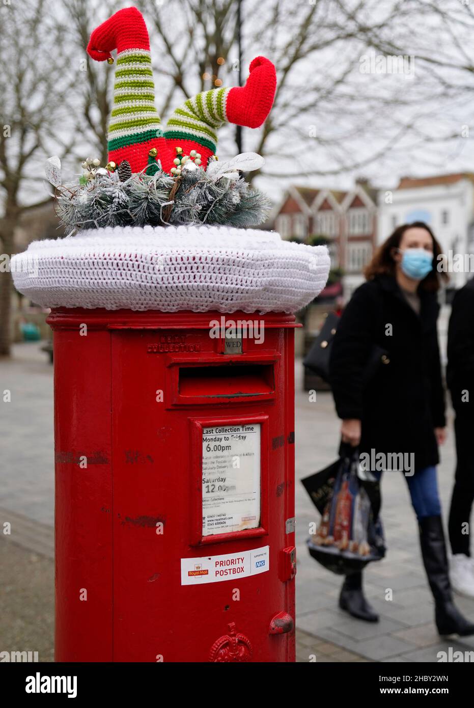 Yarnbomb ampics hi-res stock photography and images - Alamy