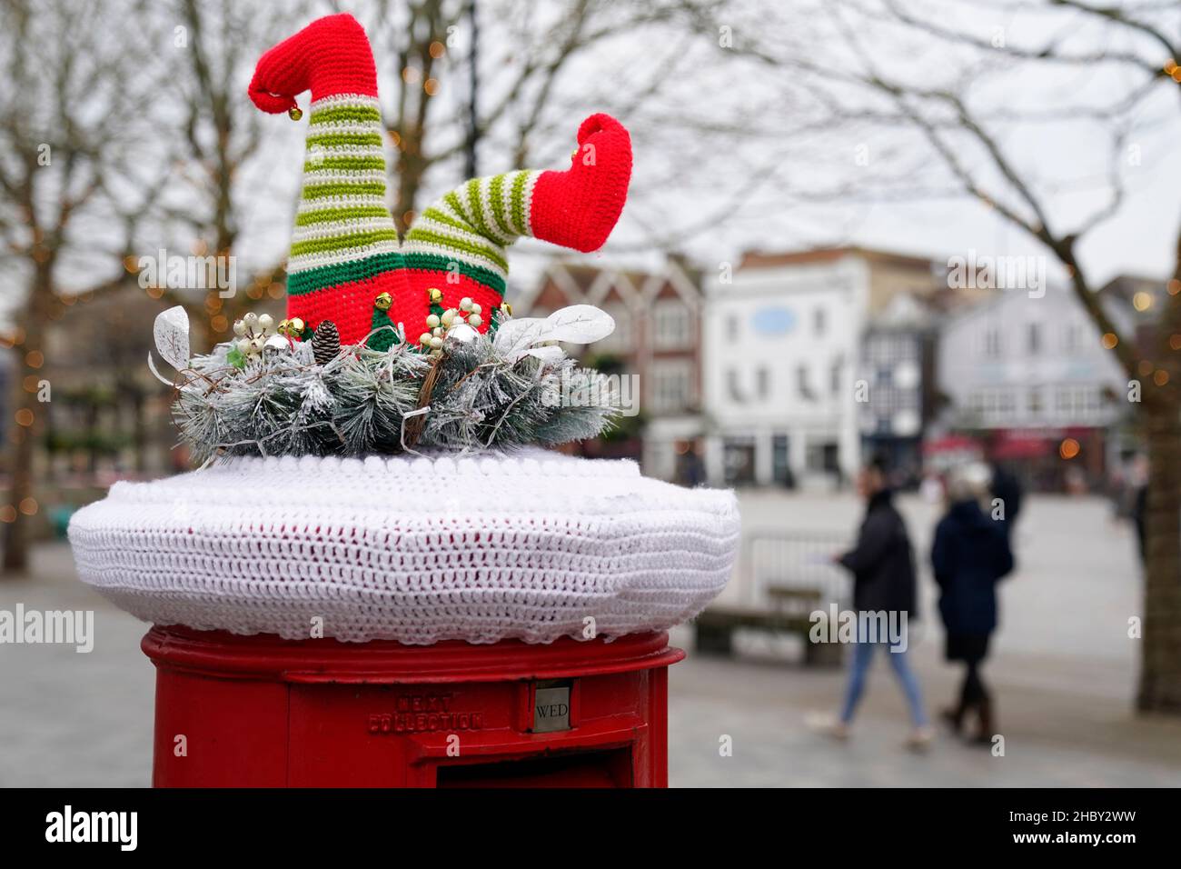 Yarnbomb ampics hi-res stock photography and images - Alamy