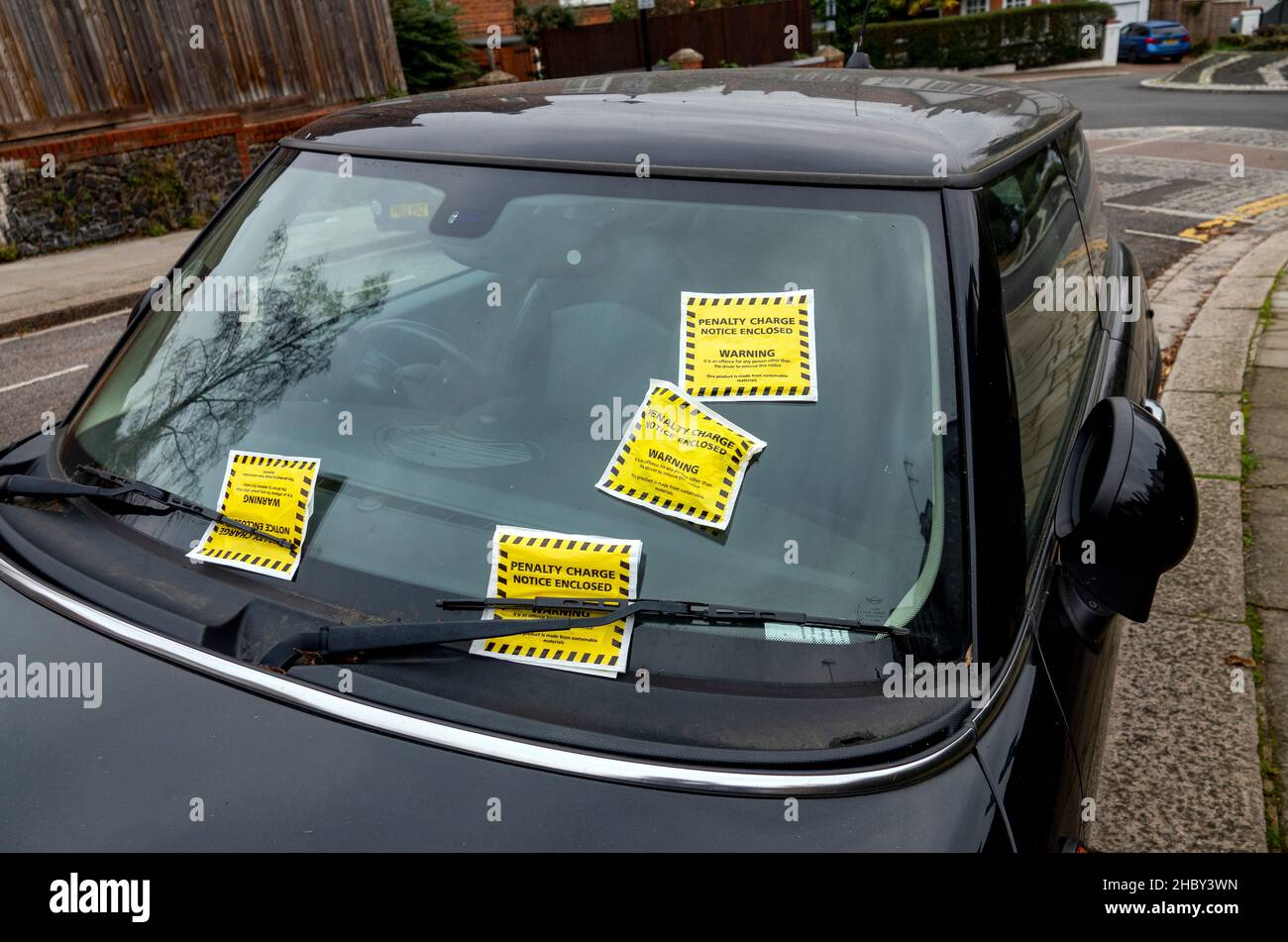 Parking contravention hi-res stock photography and images - Alamy
