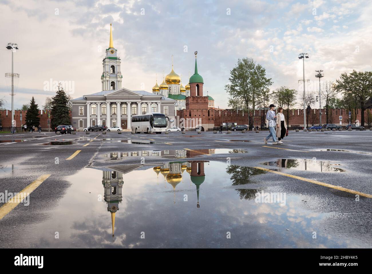 Tula, Russia - May 2021: The main city square of Lenin. The Tula ...