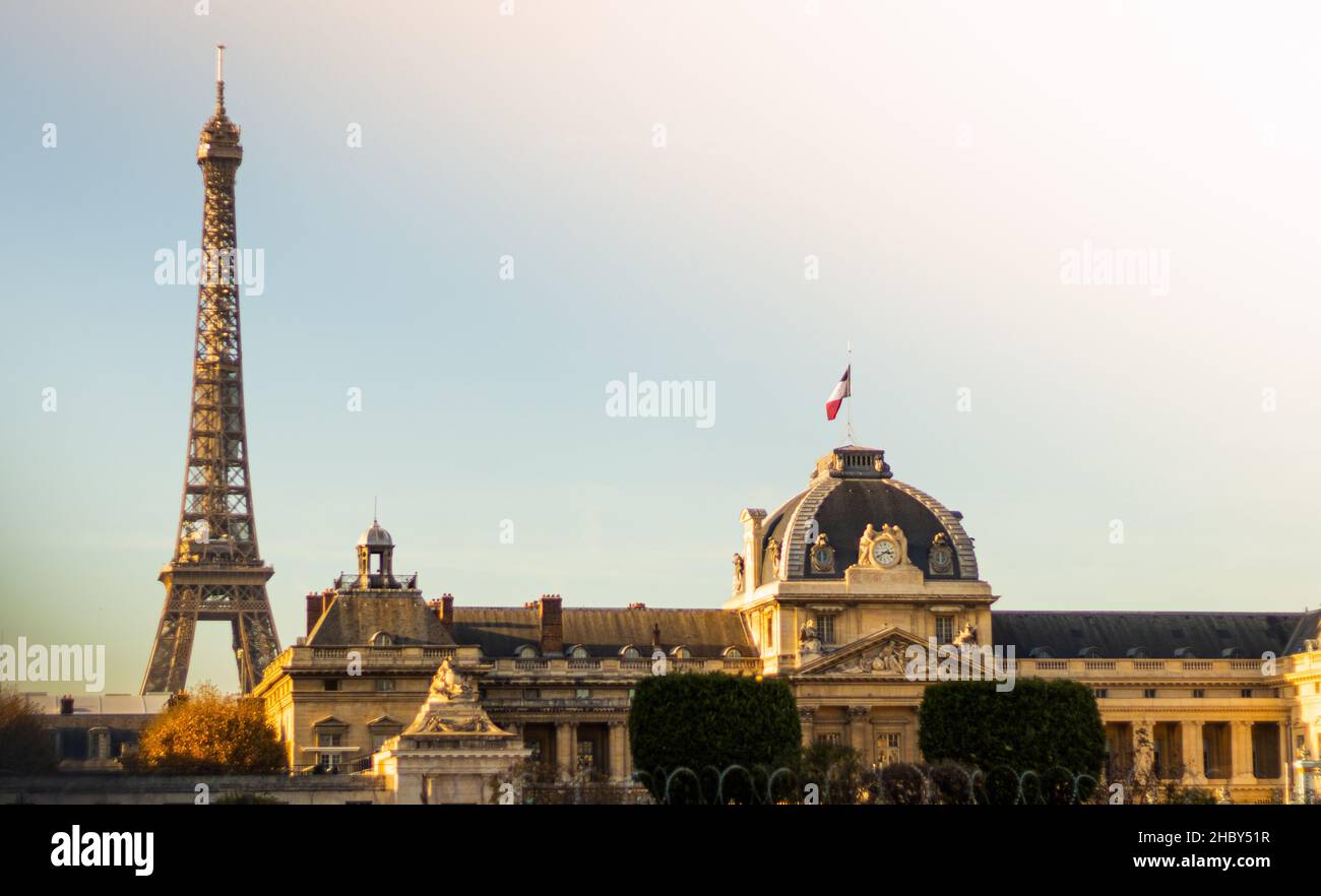 Military school building in paris hi-res stock photography and images ...